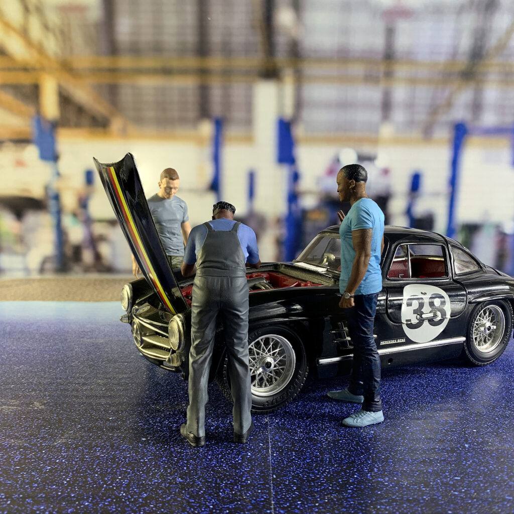1-18 Scale Young Guy Figure for Diorama: Versatile and Lifelike